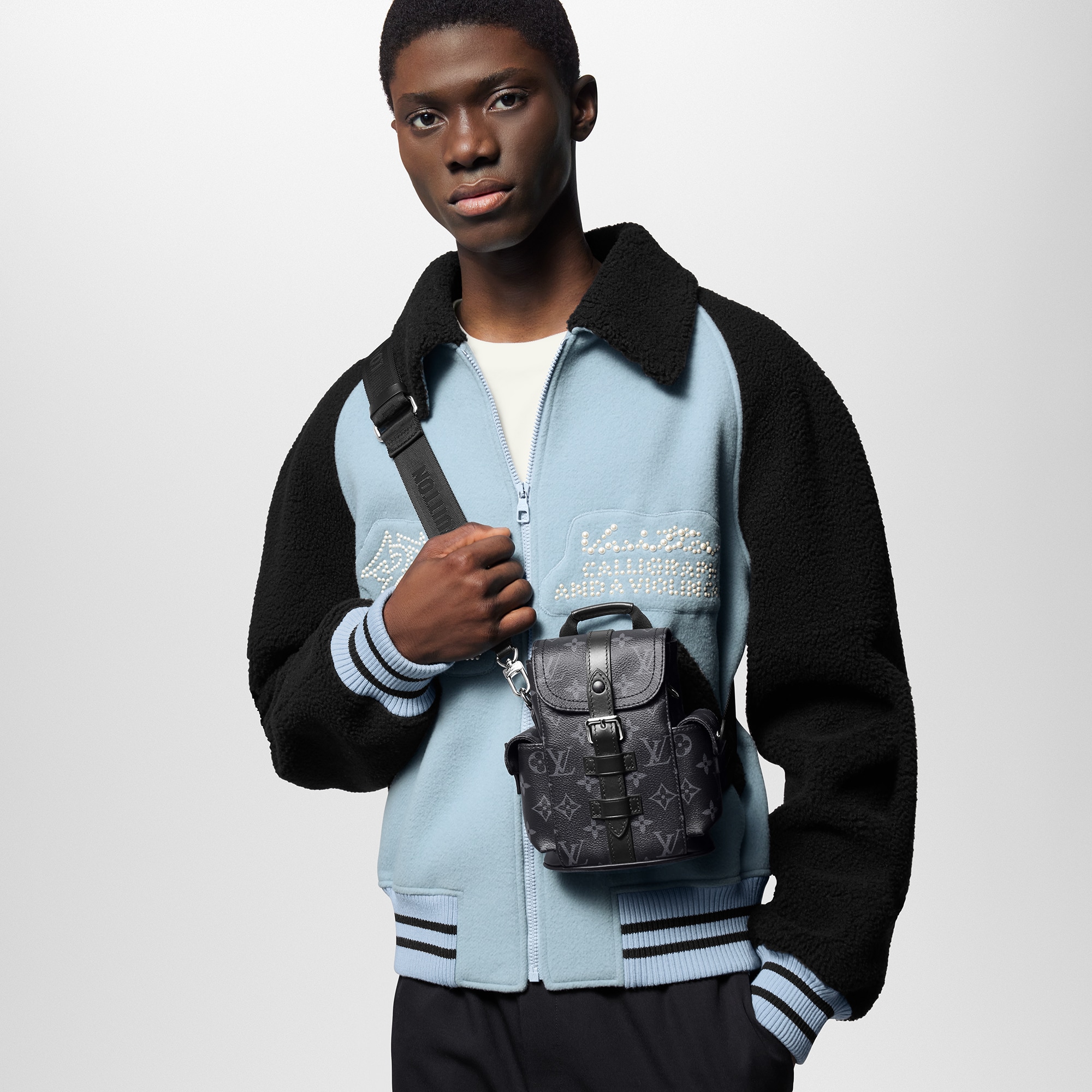 NANO CHRISTOPHER 手袋 - LVMonogram Eclipse | 路易威登LOUIS VUITTON官方线上旗舰店